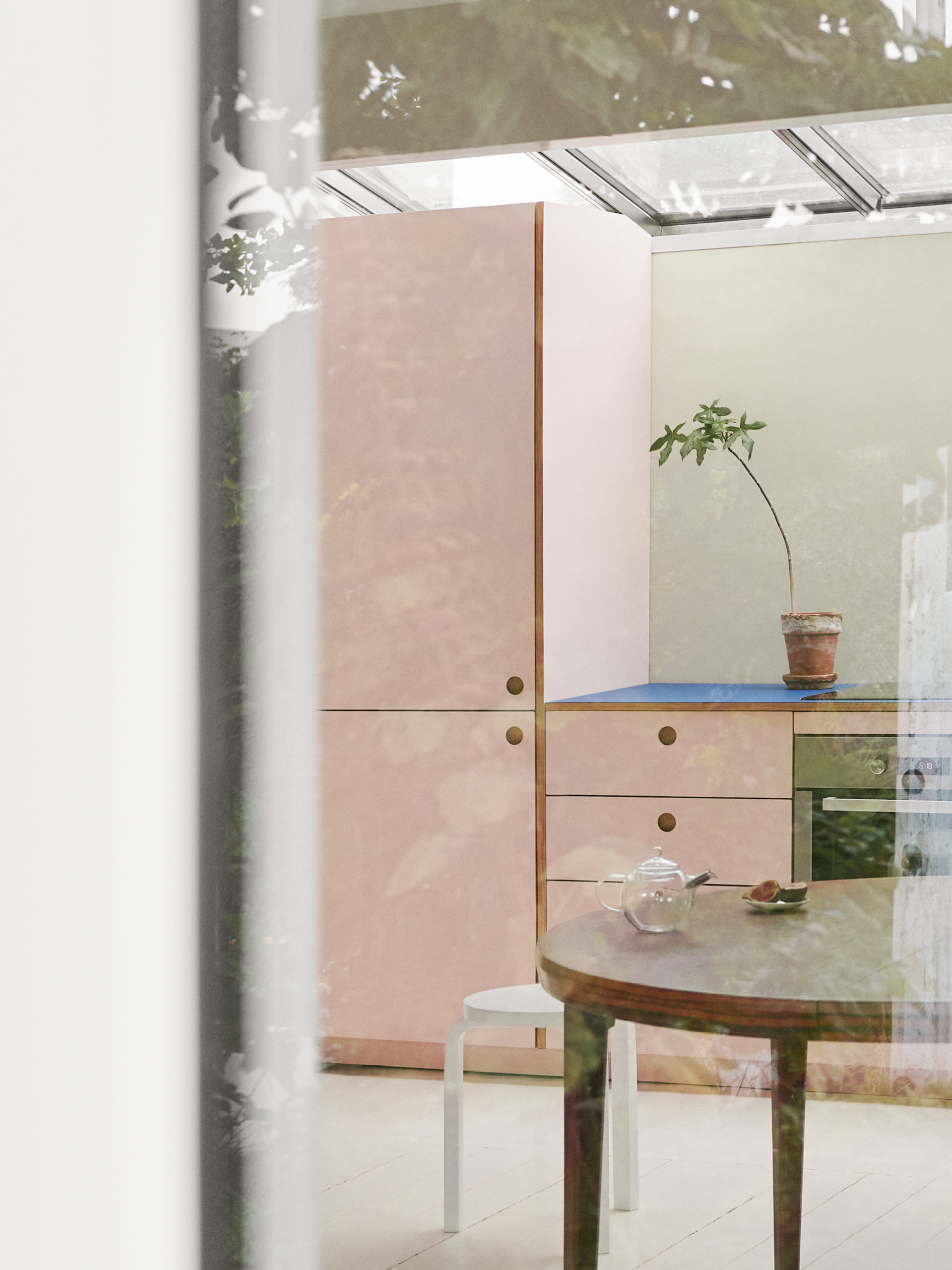 BASIS kitchen in linoleum and Corian countertop | Reform