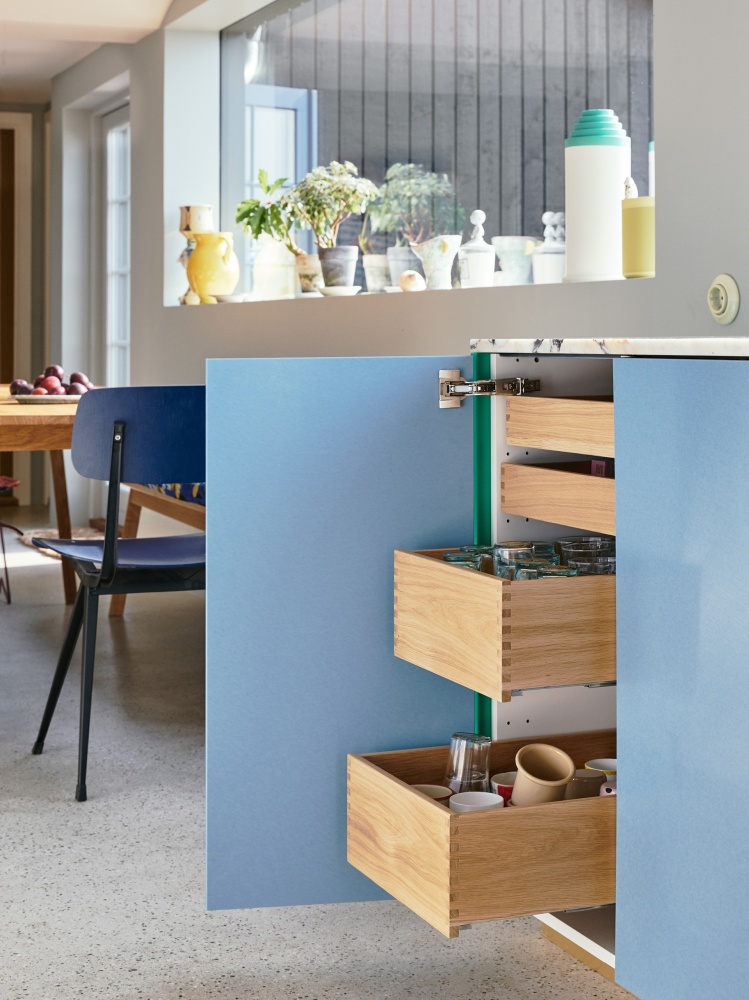 Kitchen with MATCH fronts & marble countertop | Reform