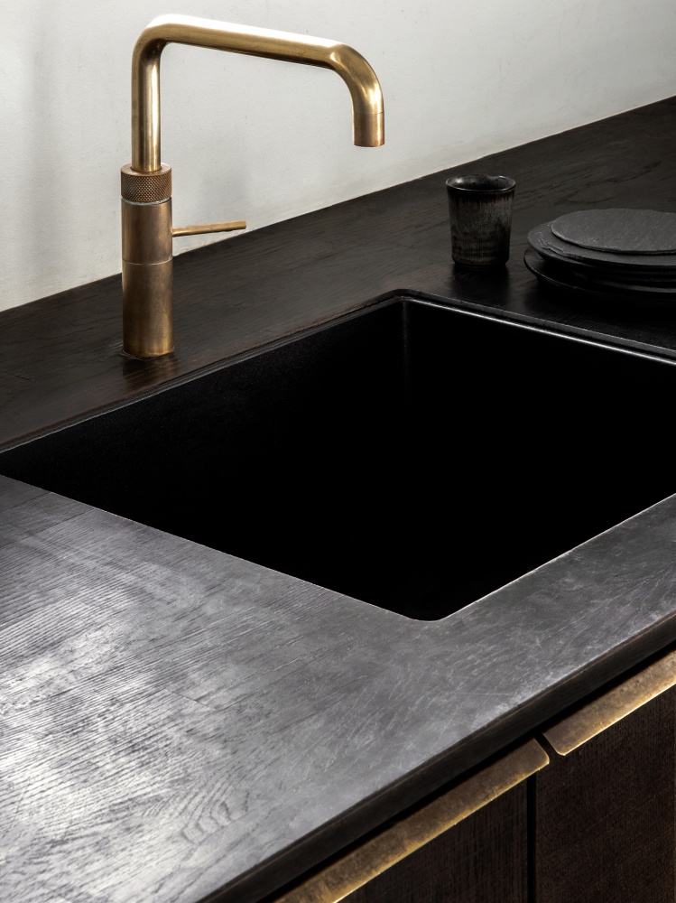 SURFACE kitchen doors and countertop in smoked oak | Reform