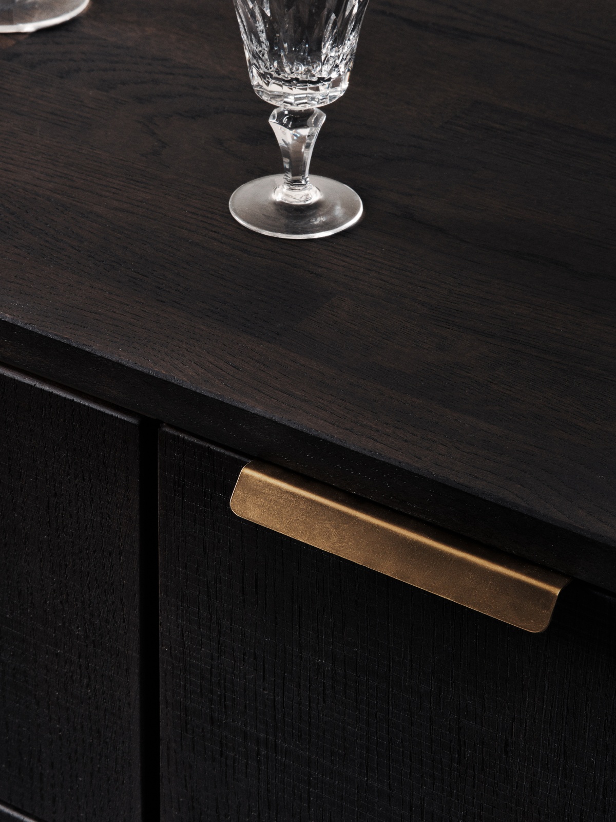 SURFACE smoked oak fronts | Reform