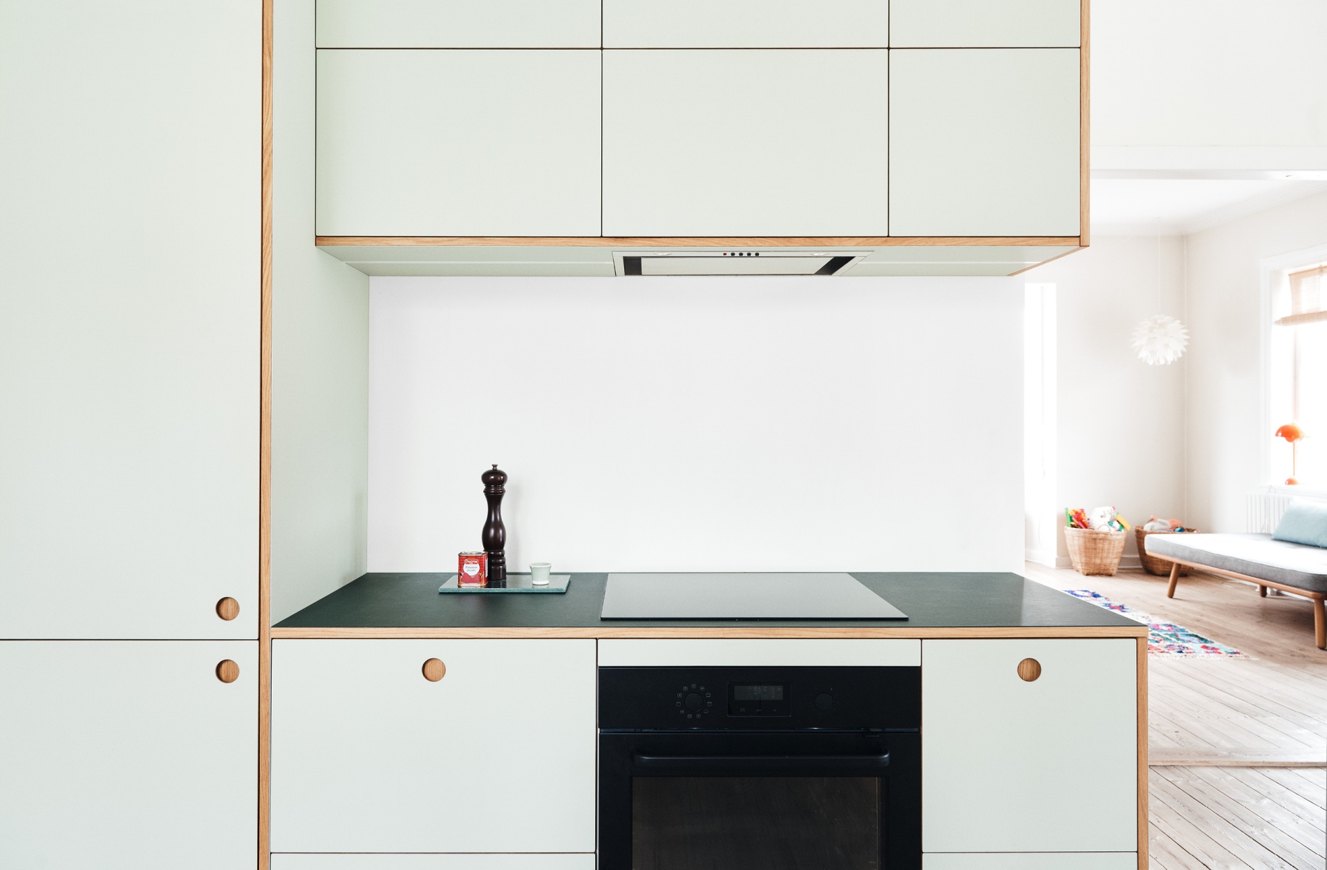 Linoleum kitchen in 'Pistachio green' | Reform