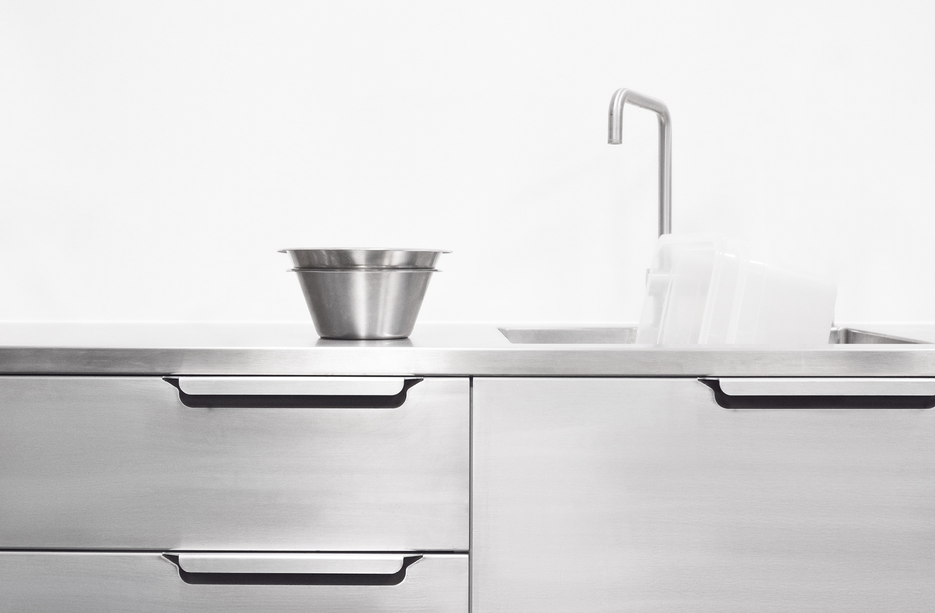 FOLD aluminium kitchen – Valcon, Copenhagen | Reform