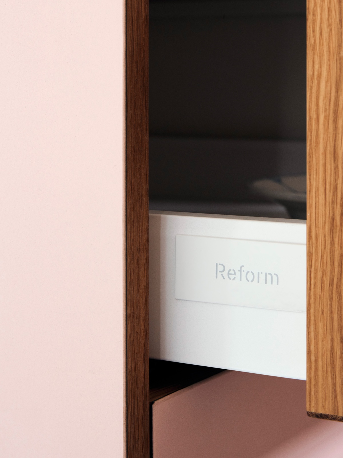 BASIS kitchen with fronts and countertop in linoleum | Reform