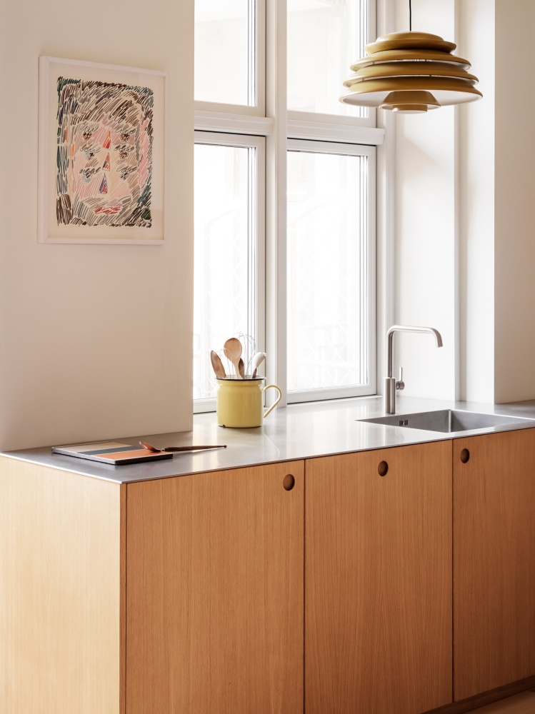 BASIS smoked oak | Reform